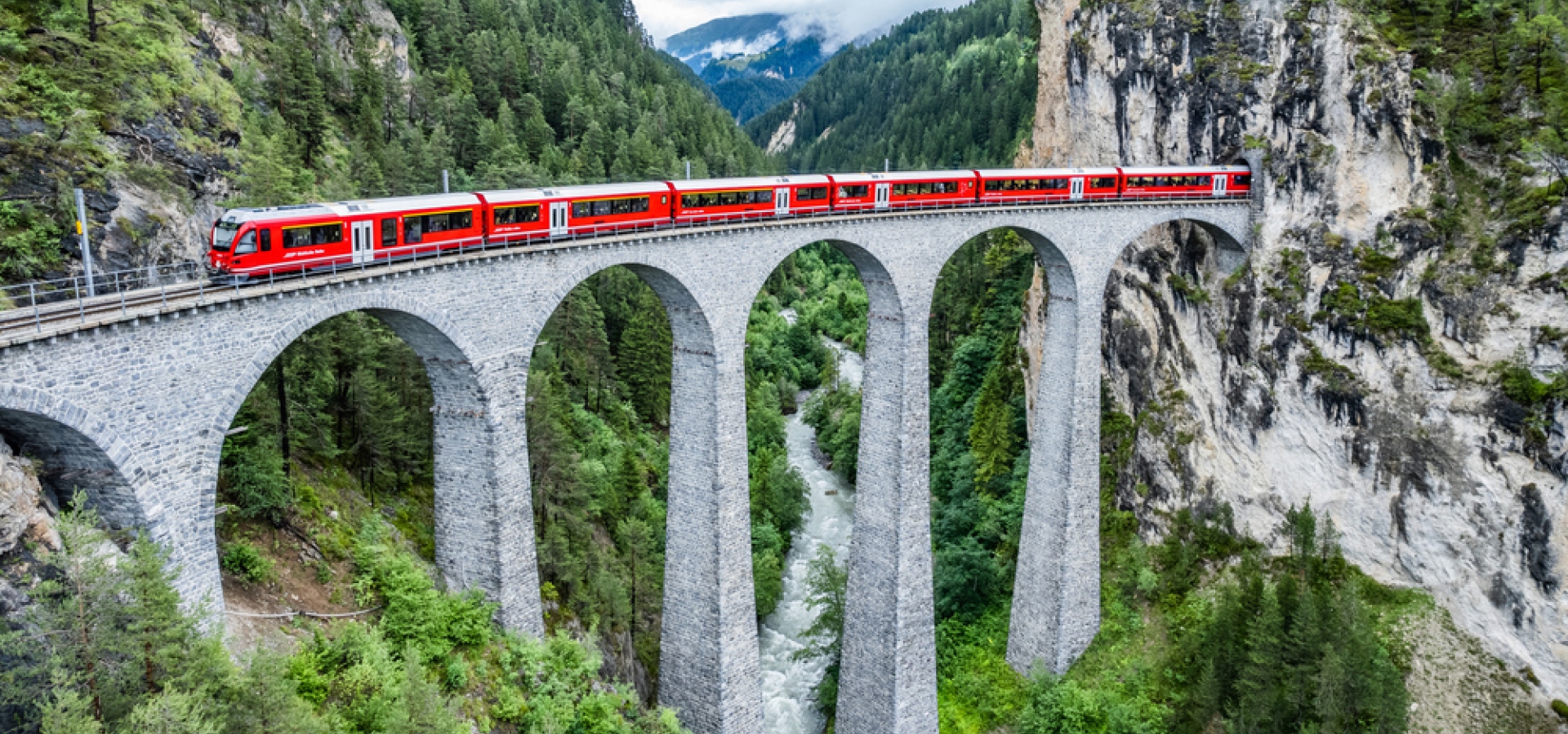 Famous Train Journeys | Luxury & Iconic Rail Itineraries | Railbookers®