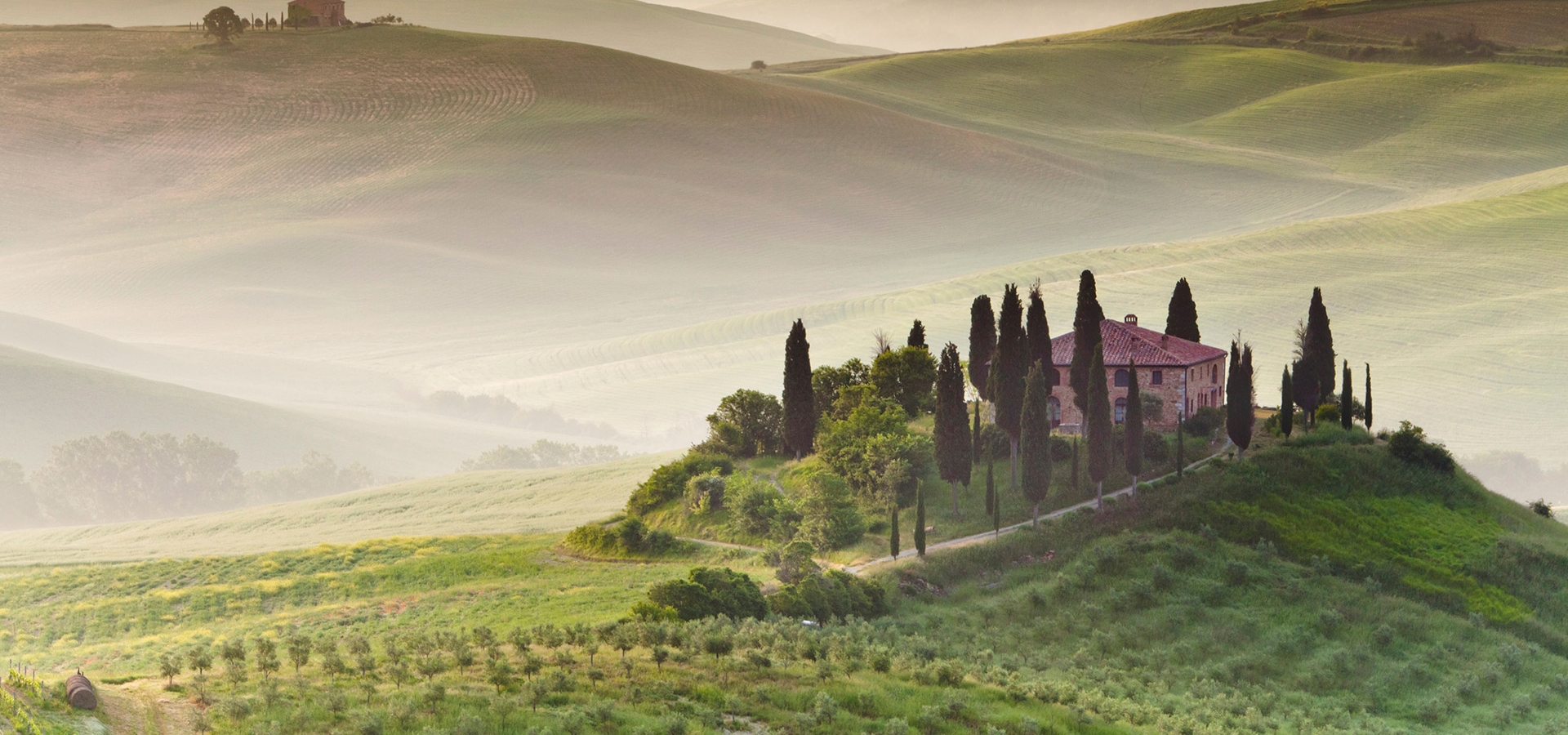 Tuscany Train Journeys | Vineyards & Culture by Rail | Railbookers®