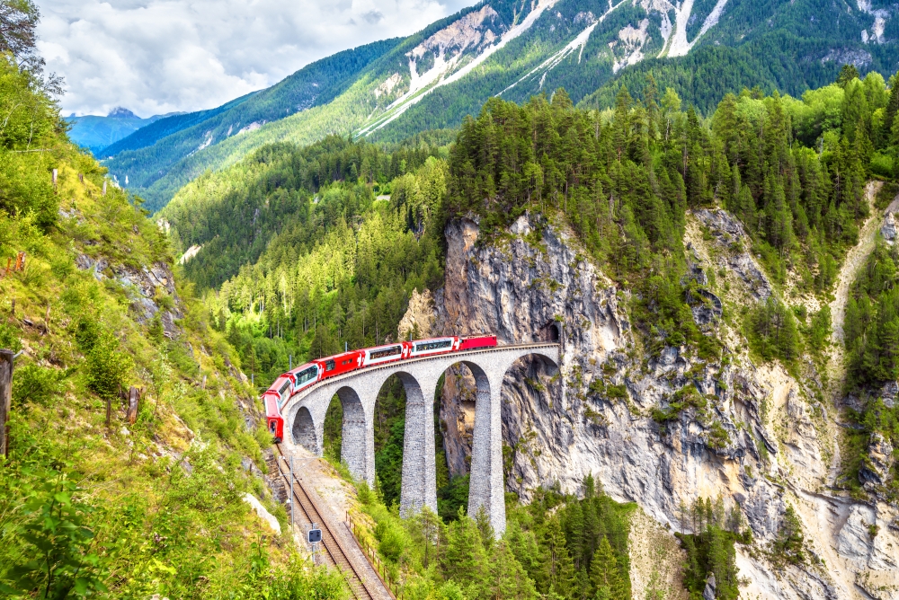 5 of the Best Scenic Train Rides in Switzerland | Railbookers®
